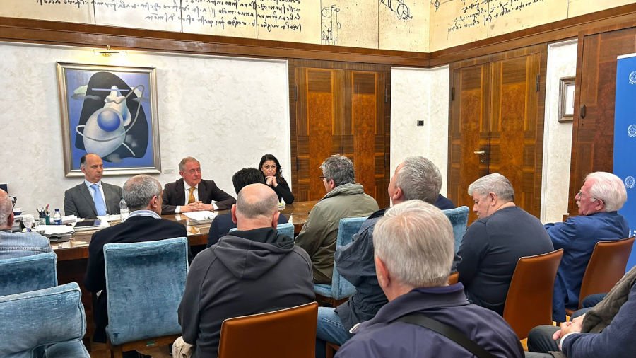 Taxi, Urso incontra al Mimit una delegazione delle rappresentanze di ...